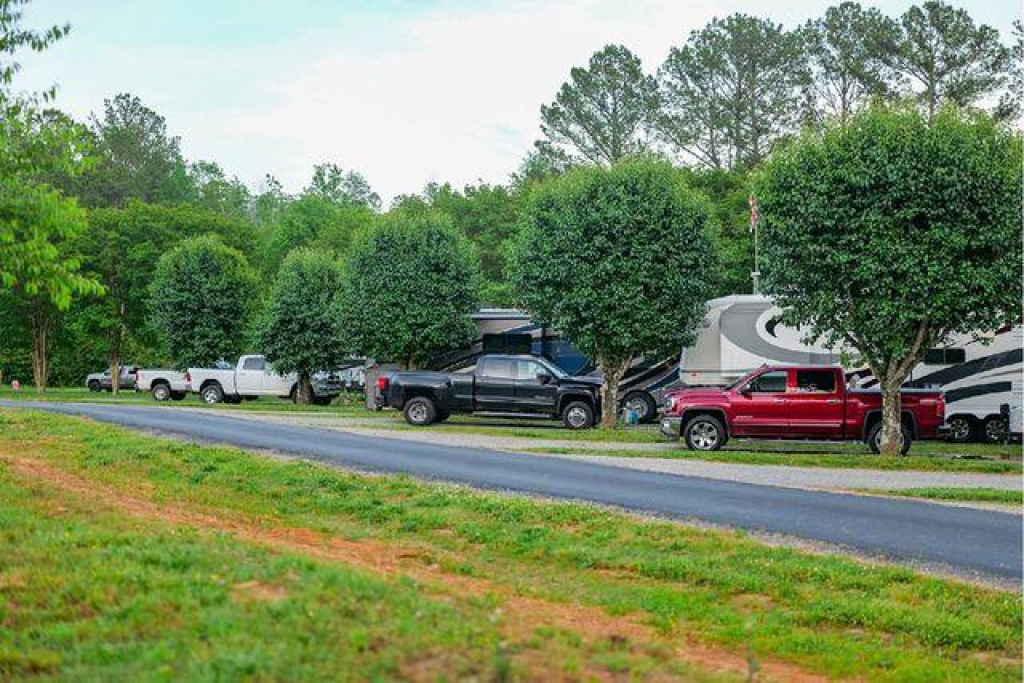 Unhitched Cullman Photo Gallery | Explore RV Camping in Cullman, AL